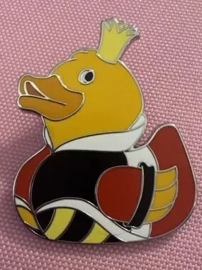 Disney | Jewelry | Disney Queen Of Hearts Duck Pin Ducks Of Disney ...